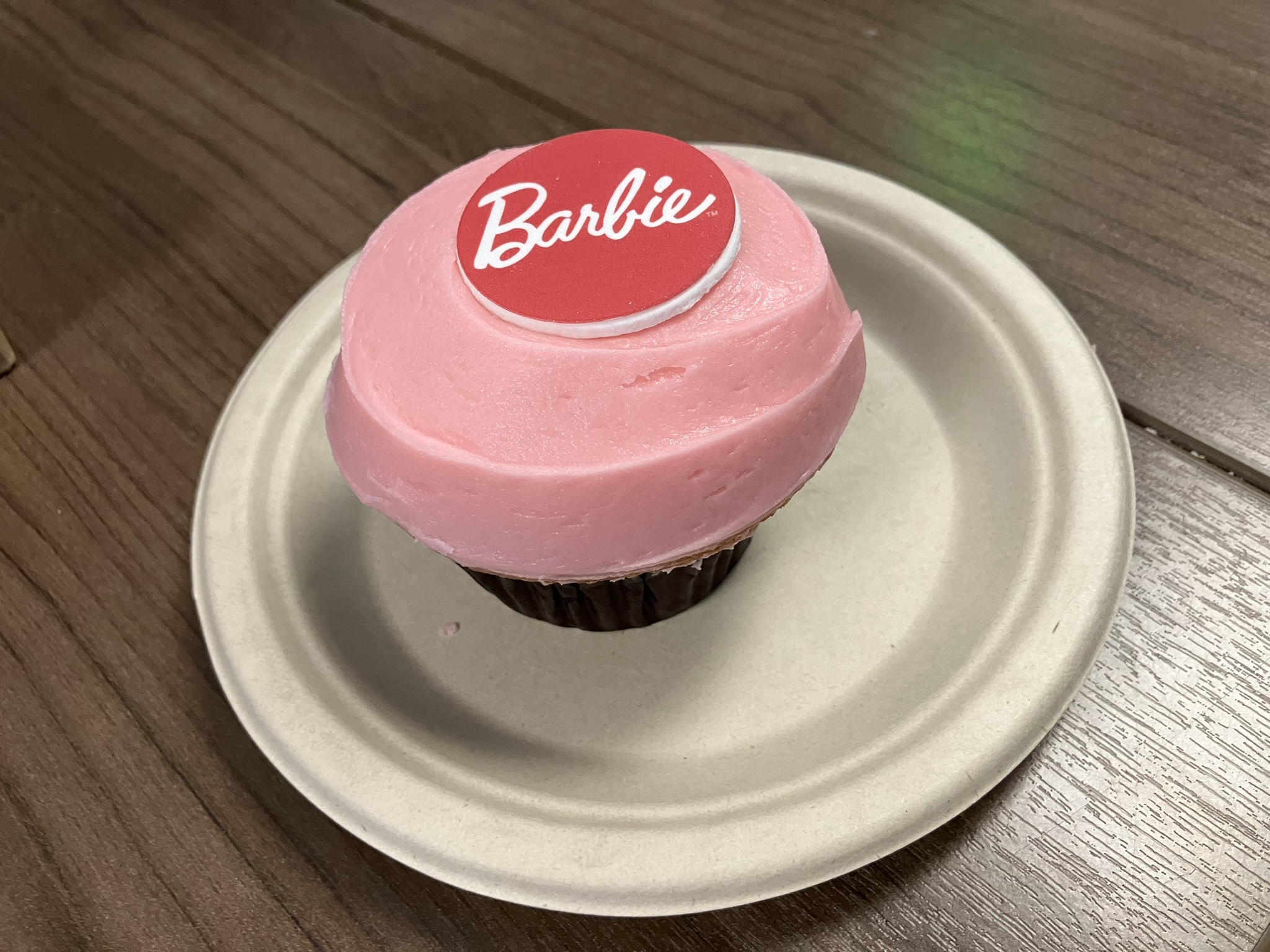 The Delicious Barbie Cupcakes at Sprinkles – A Review! – No Scoops Club